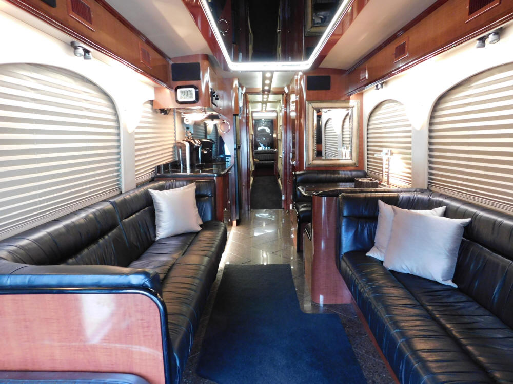 Prevost Entertainer Bus » Savior Connect
